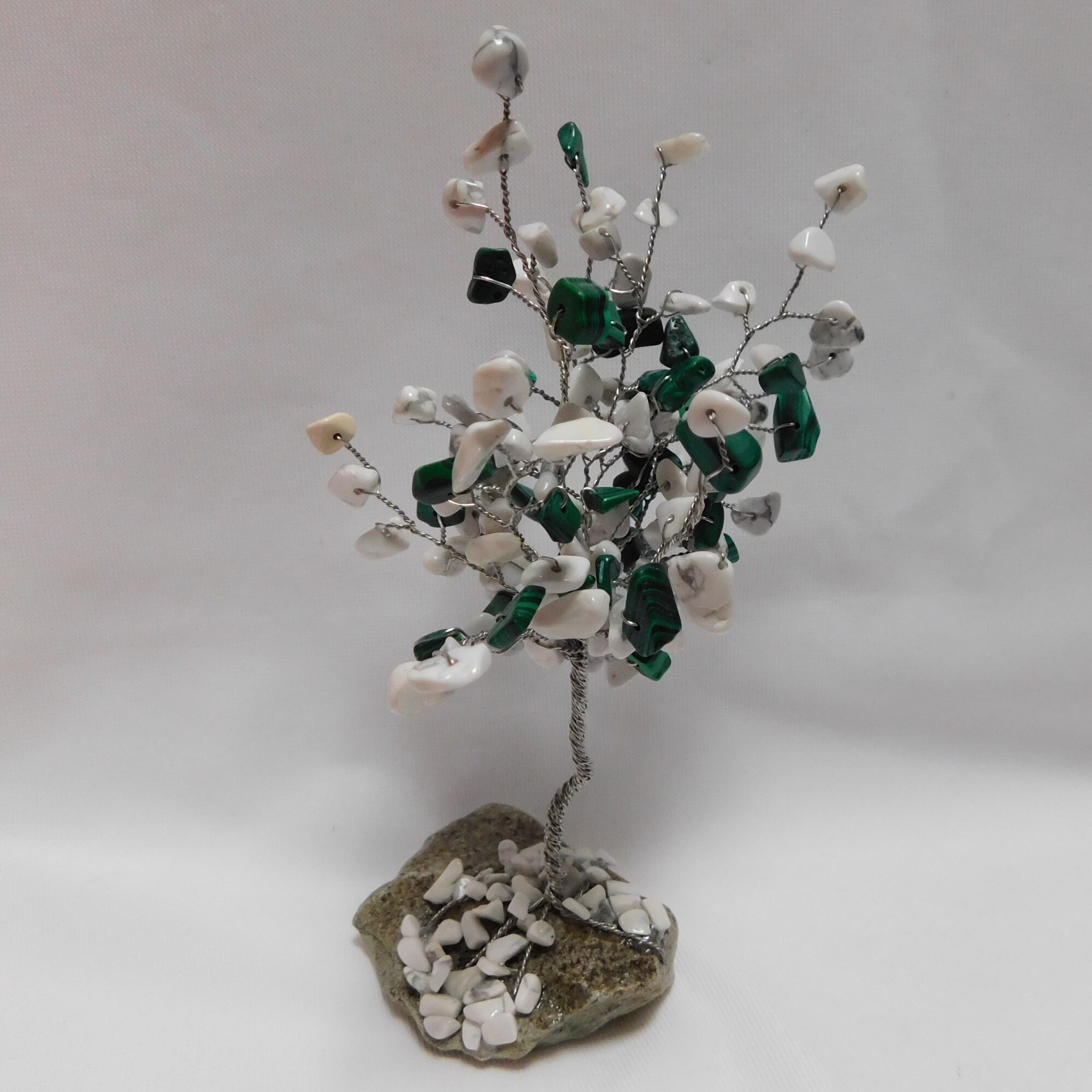 Copacel decorativ "Pomul vietii" din howlit si malachit, 13cm - eMAG.ro