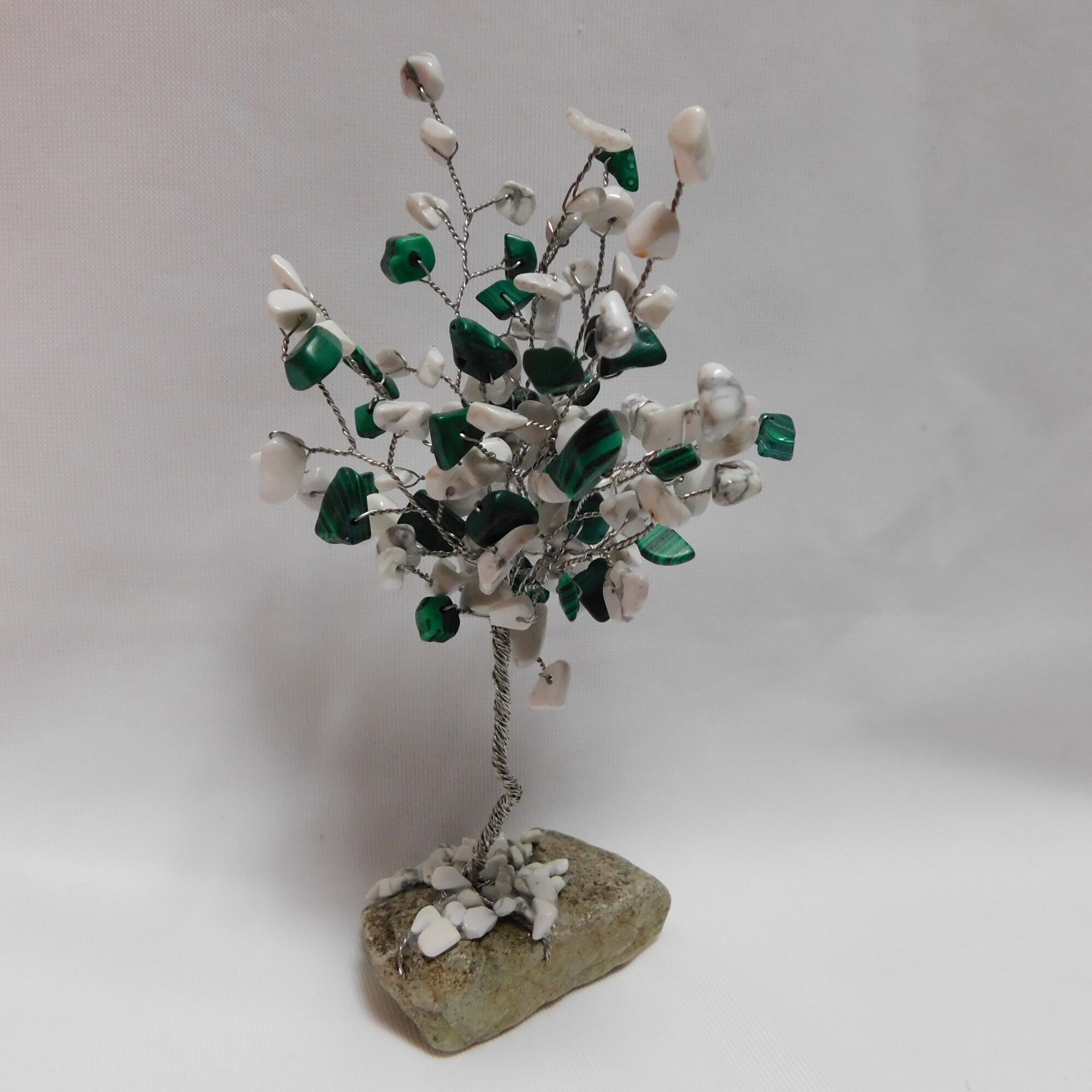 Copacel decorativ "Pomul vietii" din howlit si malachit, 13cm - eMAG.ro