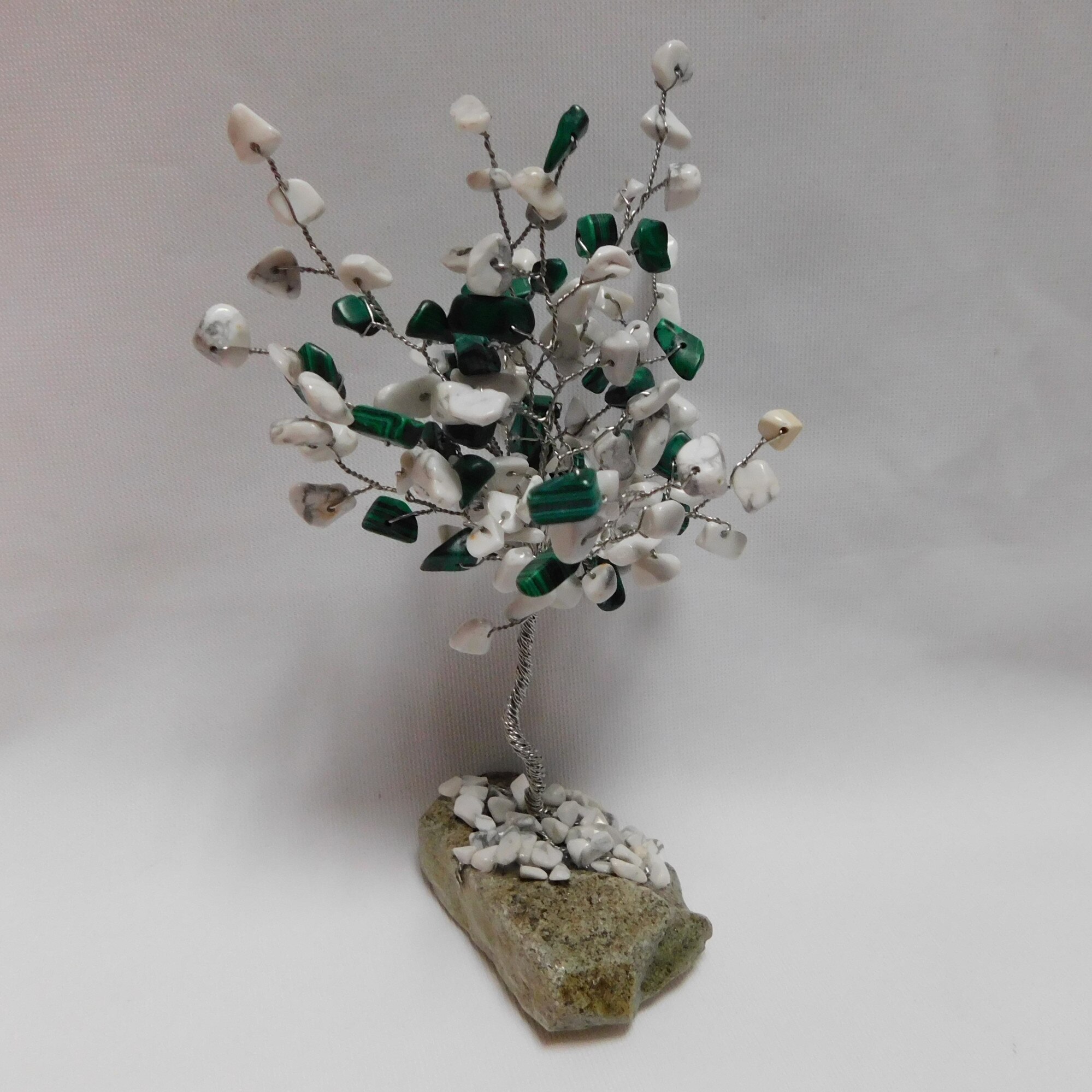 Copacel decorativ "Pomul vietii" din howlit si malachit, 13cm - eMAG.ro