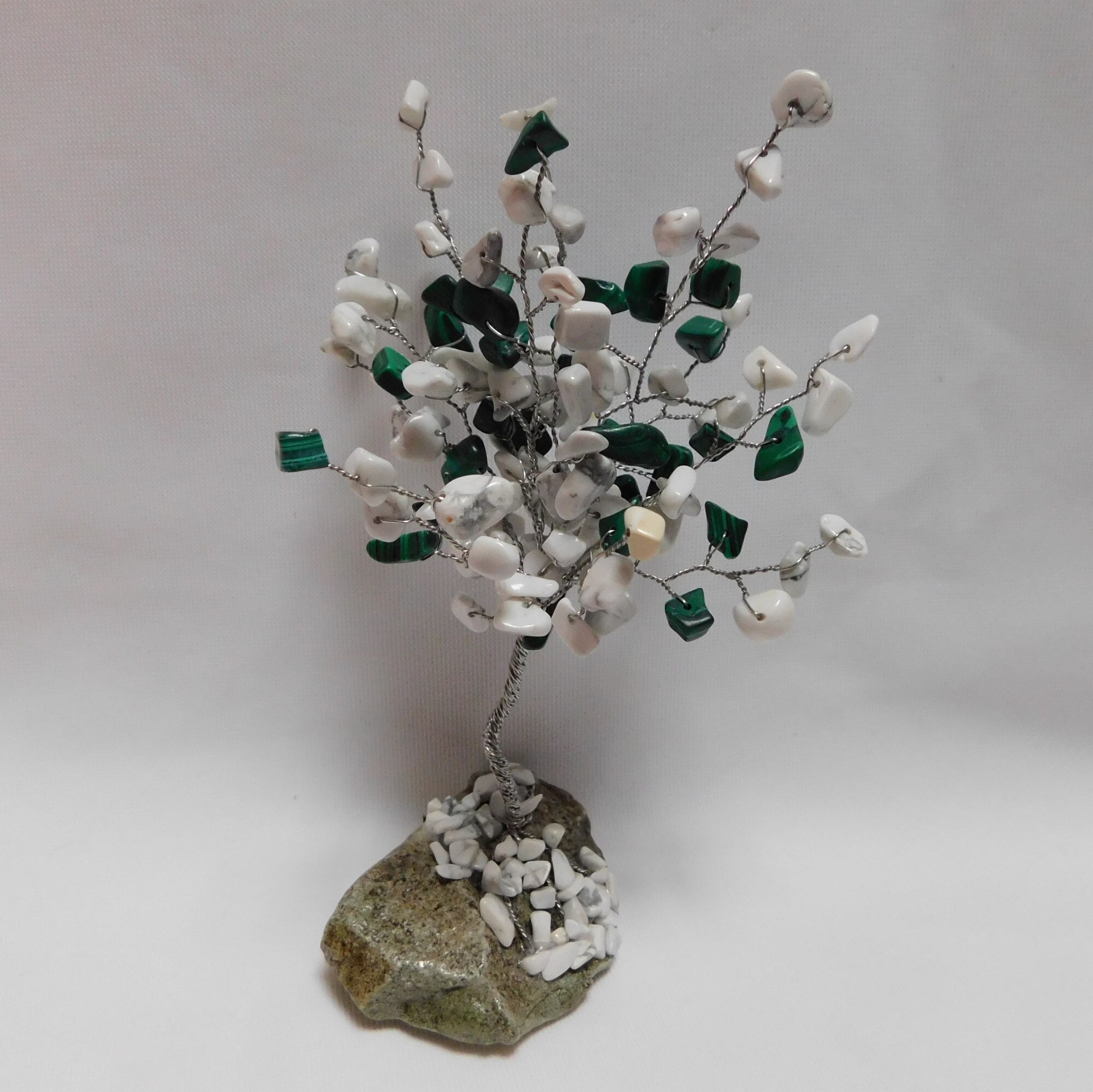 Copacel decorativ "Pomul vietii" din howlit si malachit, 13cm - eMAG.ro