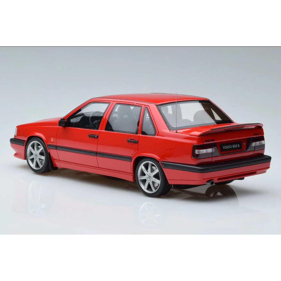 Macheta auto, OTTOMOBILE, Volvo 850 R Sedan, Metal, Rosu - eMAG.ro
