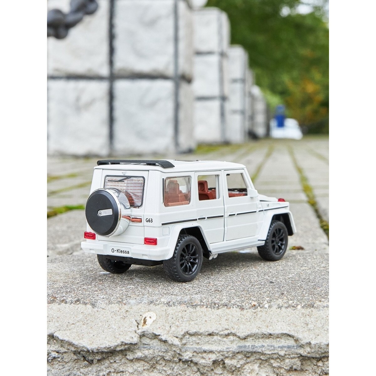 Masina Mercedes G Class G63 cu usi, capota, portbagaj mobile, lumini ...