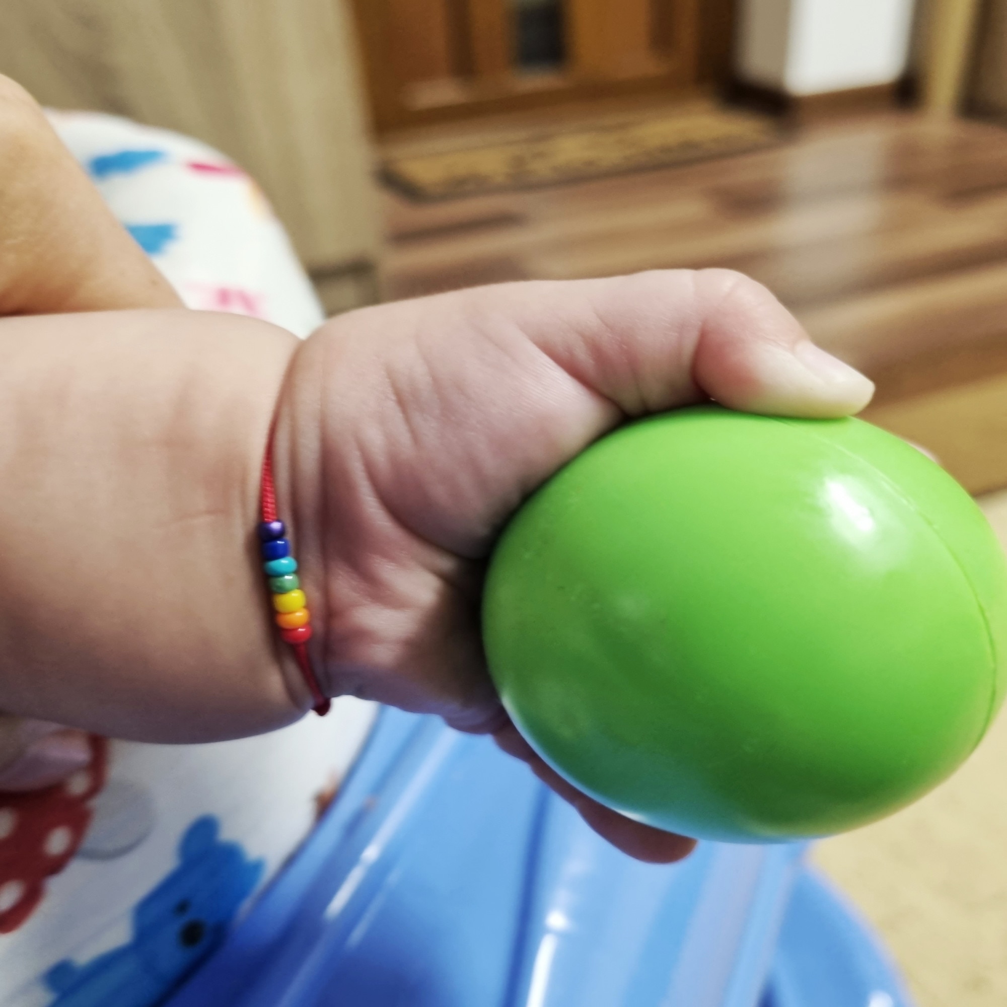 Bratara Bebe Curcubeu reglabila din snur de matase cu margelute de ...