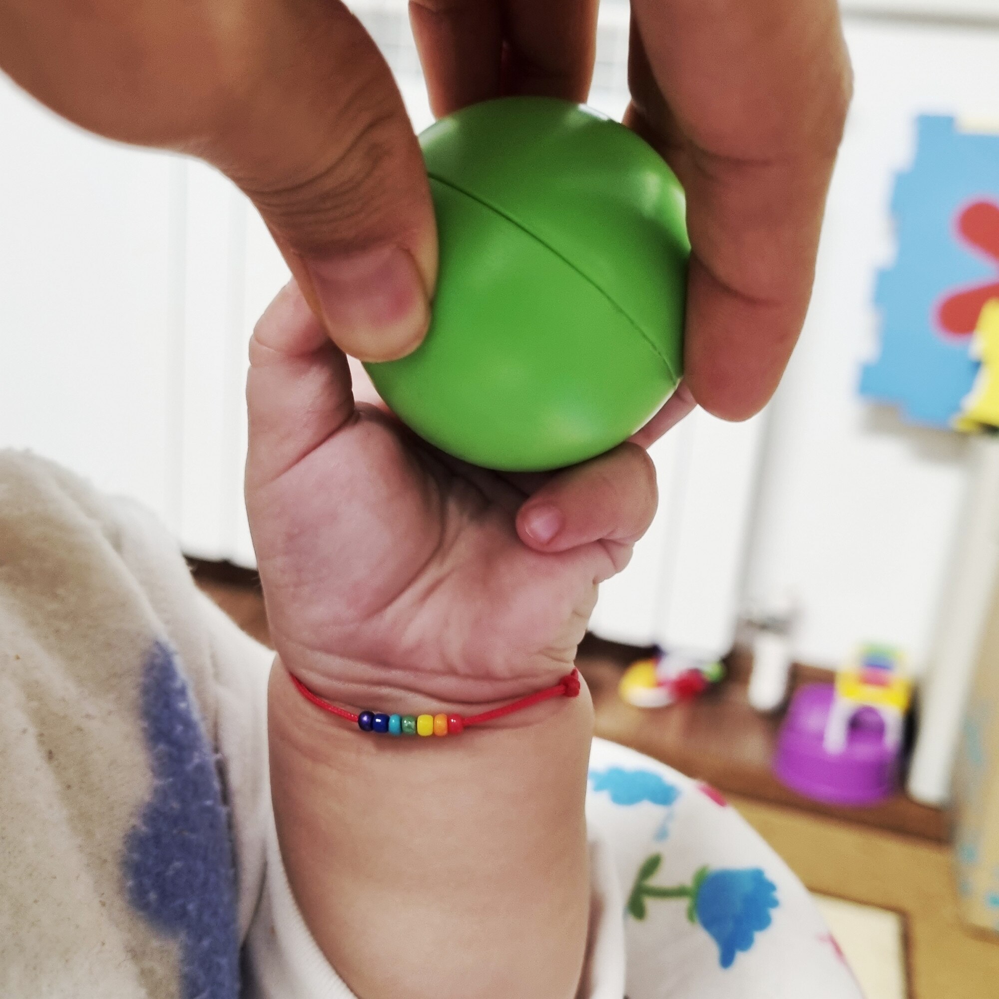 Bratara Bebe Curcubeu reglabila din snur de matase cu margelute de ...