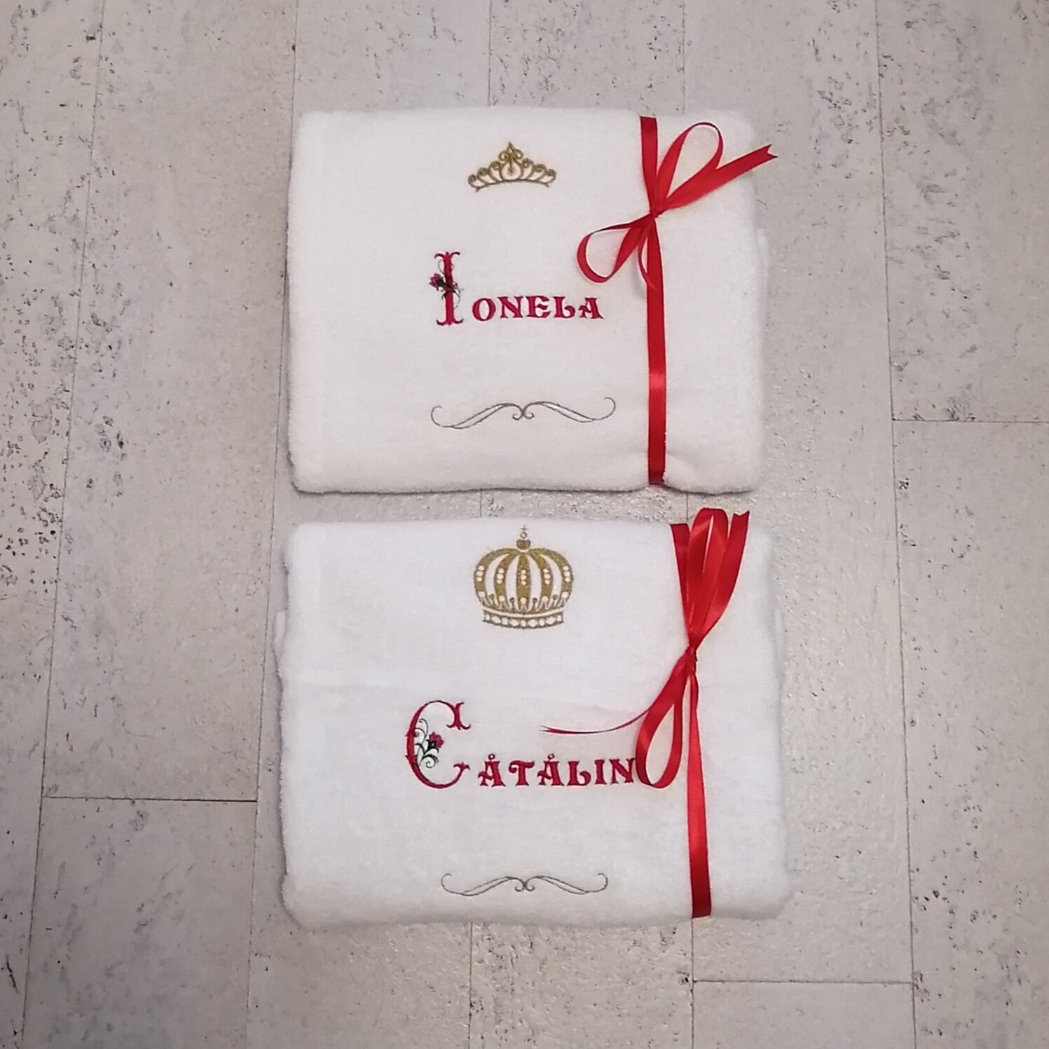 Set doua prosoape personalizate, bumbac, alb, dimensiuni 70x140cm - eMAG.ro