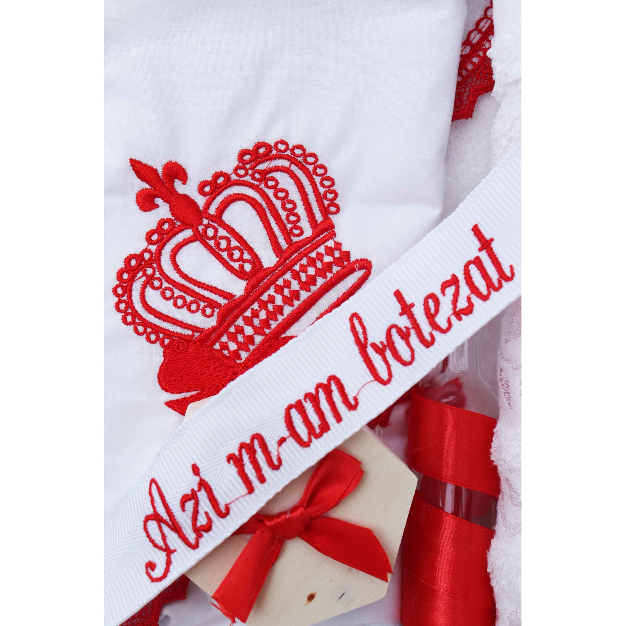 Trusou brodat cu coroana de print pentru botez de fete, 7 piese, rosu ...