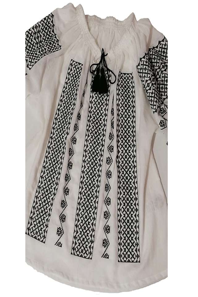 Ie populara model Mirela, marimea L INTL, bumbac alb, brodata cu negru ...