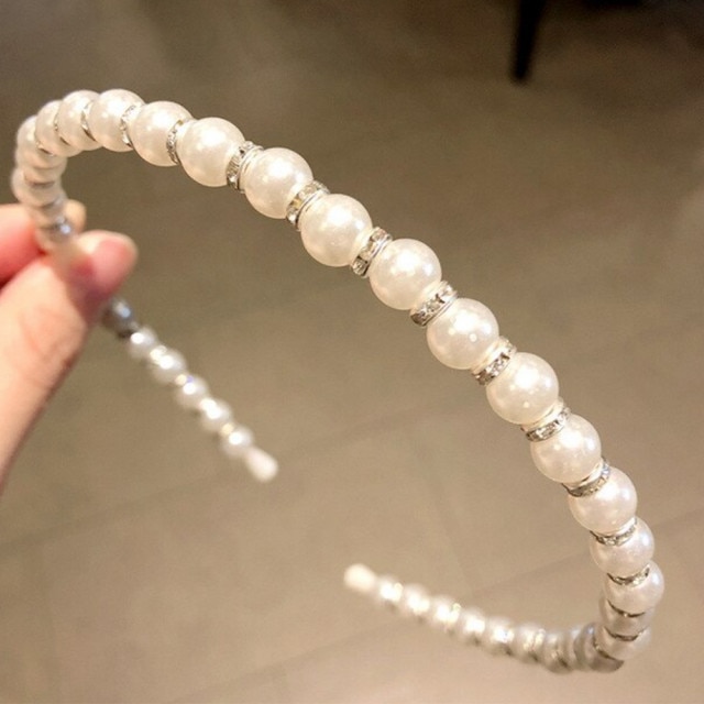 Cordeluta eleganta Pufo Pearl pentru par cu margele albe, tip perle ...