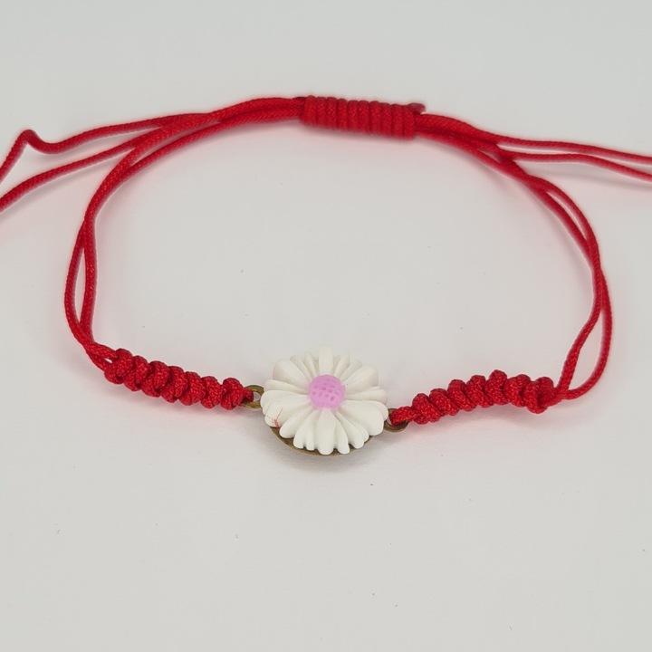 Martisor tip bratara reglabila cu floare alba din fimo si baza metalica ...
