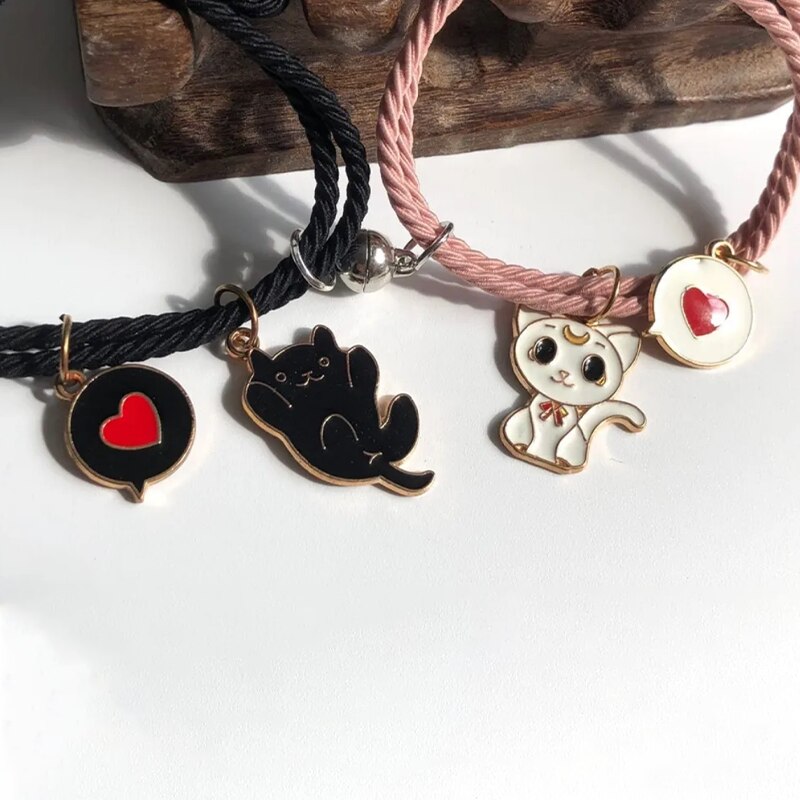 Set bratari cu magnet, tip sfoara, model pisici jucause, cu accesorii ...