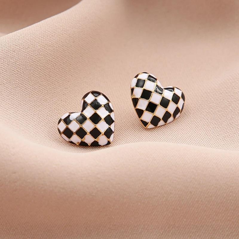 Cercei dama, vintage, forma de inima, model mozaic, alb si negru, EFAYN ...