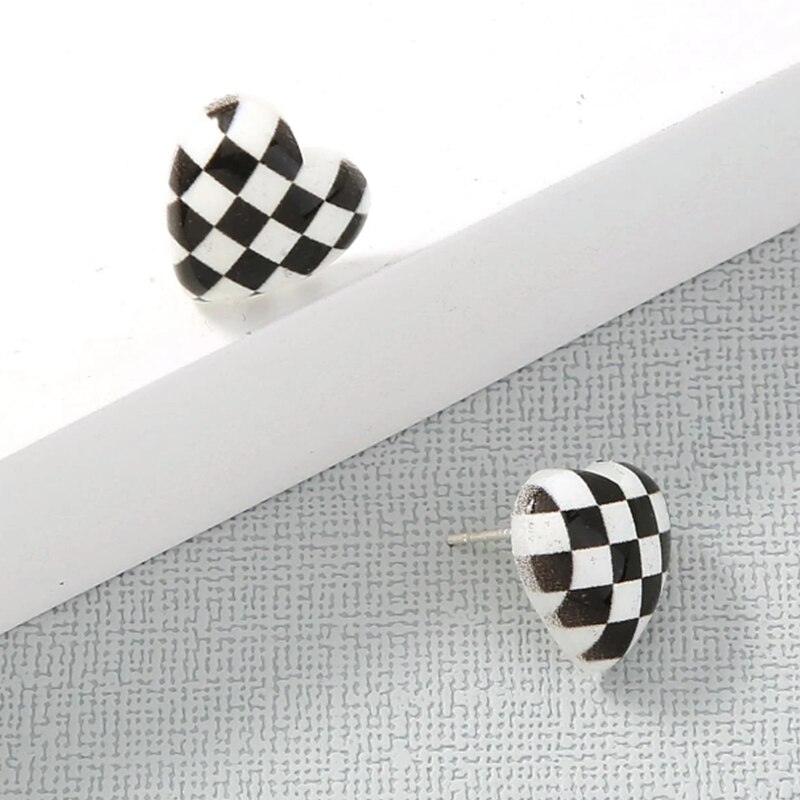 Cercei dama, vintage, forma de inima, model mozaic, alb si negru, EFAYN ...