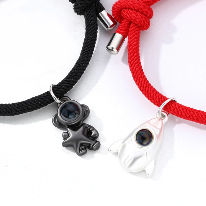 Set bratari cuplu, tip sfoara, model spaceman, reglabile, unisex ...
