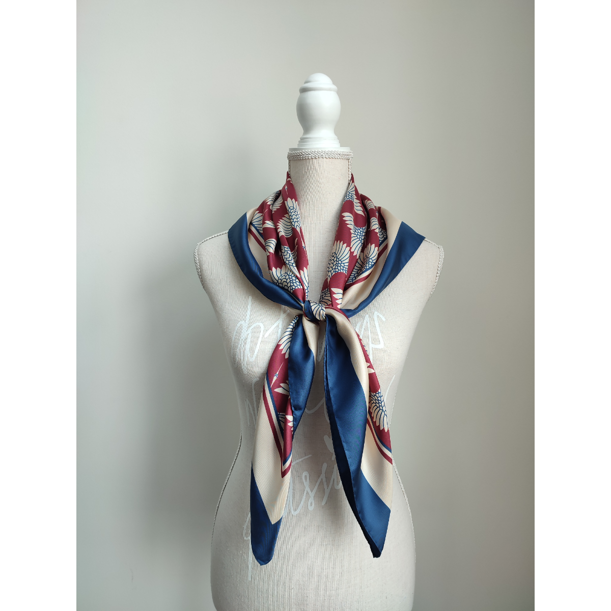 Batic matase naturala Bird, albastru/bordeaux, 90 cm x 90 cm - eMAG.ro