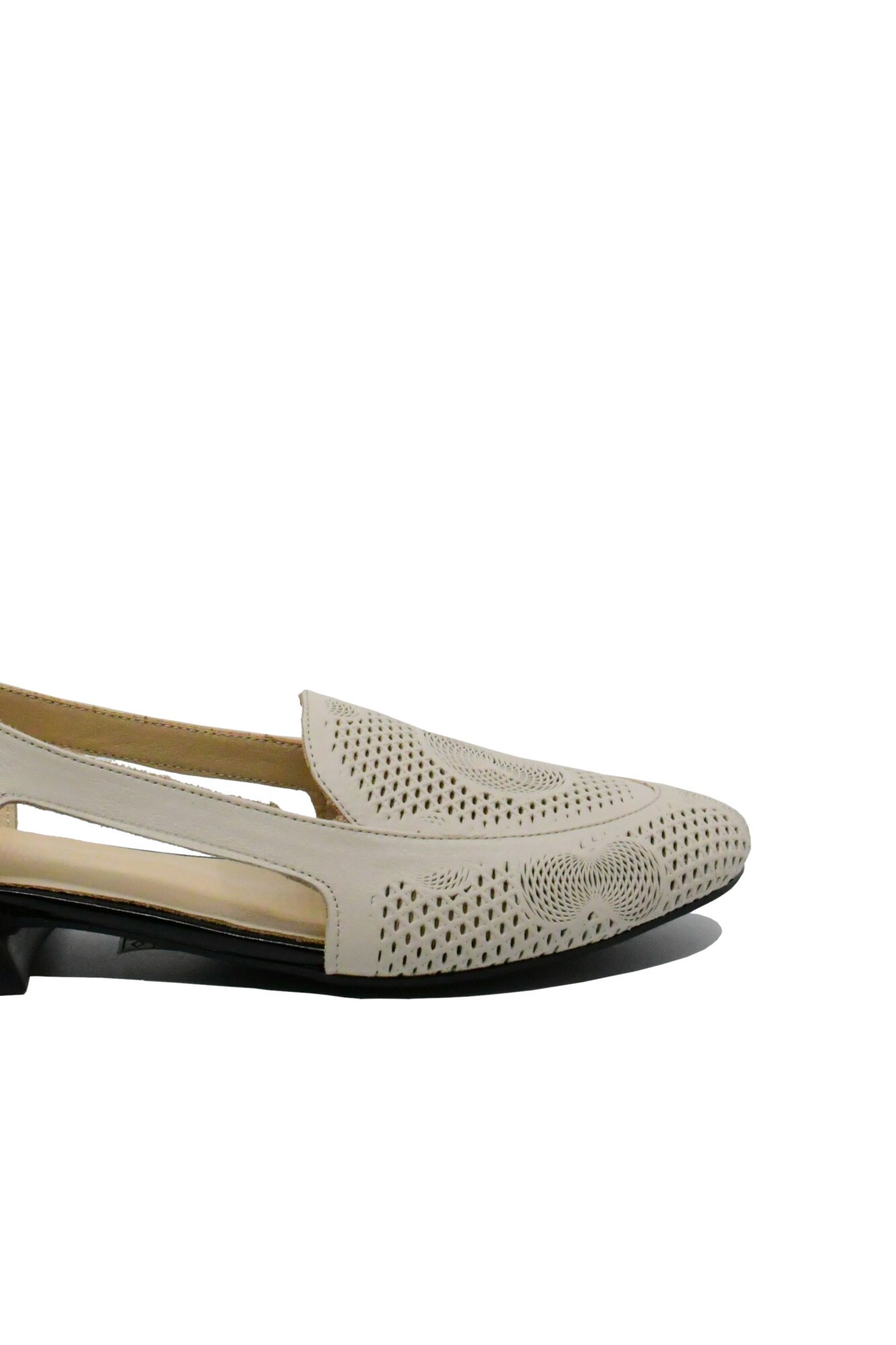 Balerini Anna Viotti perforati usori, culoare bej, din piele naturala ...