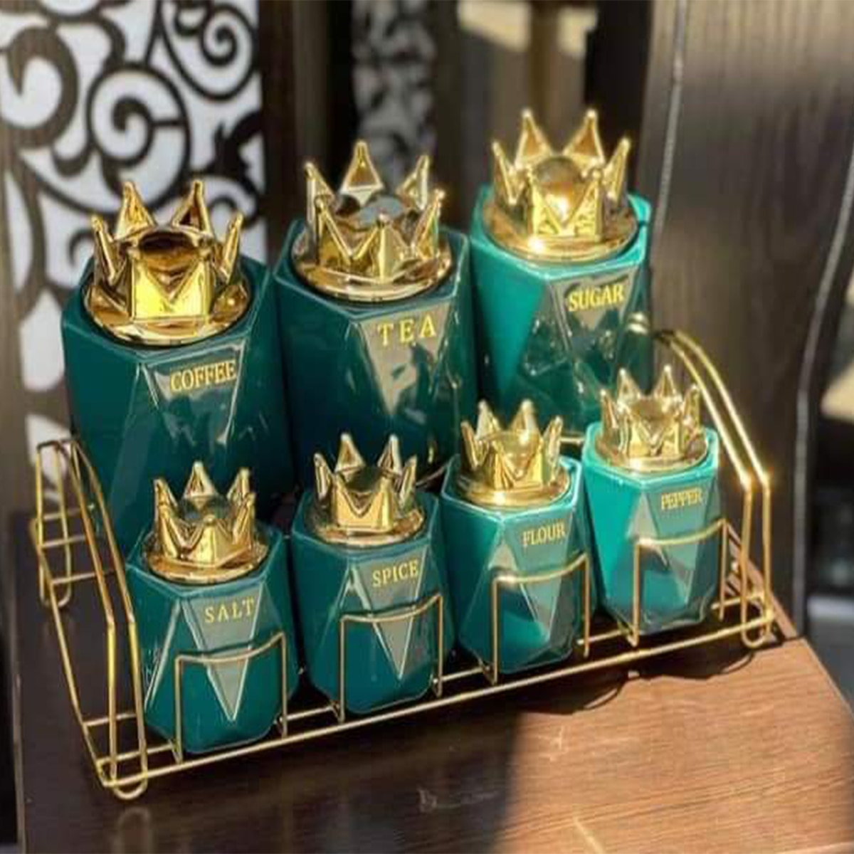 Set condimente din ceramica, 7 recipiente cu capac si suport din metal ...