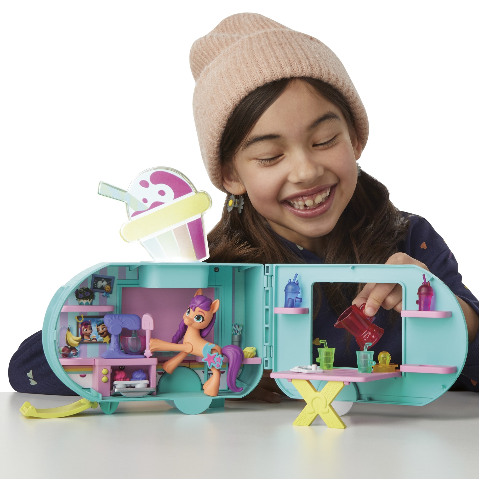 Set de joaca My Little Pony - Smoothie truck, Sunny Starscout - eMAG.ro