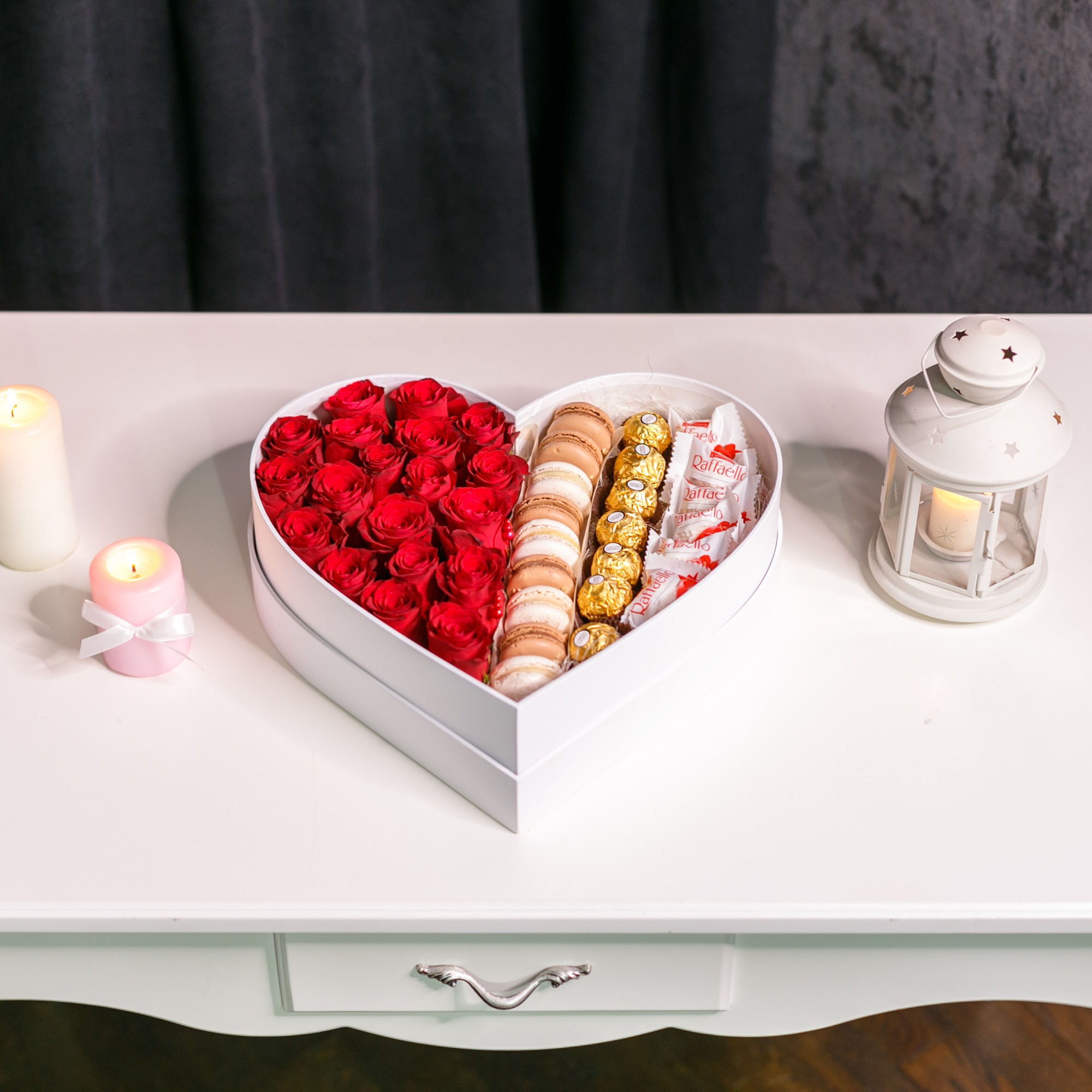 Inima Mare cu Trandafiri si Dulciuri,30cm - eMAG.ro