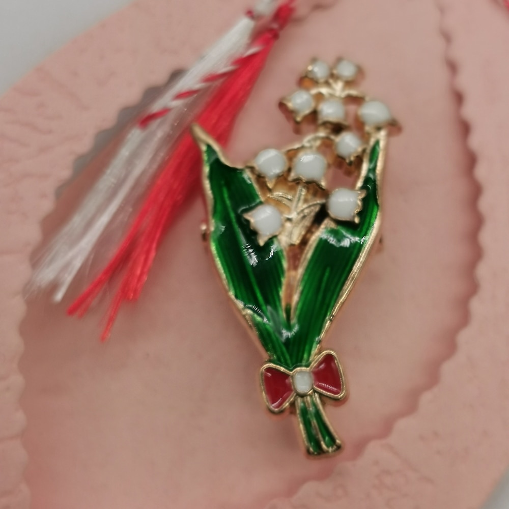 Set 4 Martisoare tip Brosa, "Lacramioara Margaritar", pe cutie de ...