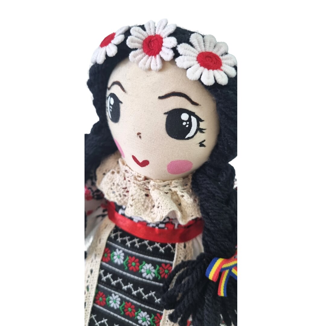 Papusa handmade traditionala romaneasca Romancuta, bruneta, rochie ...