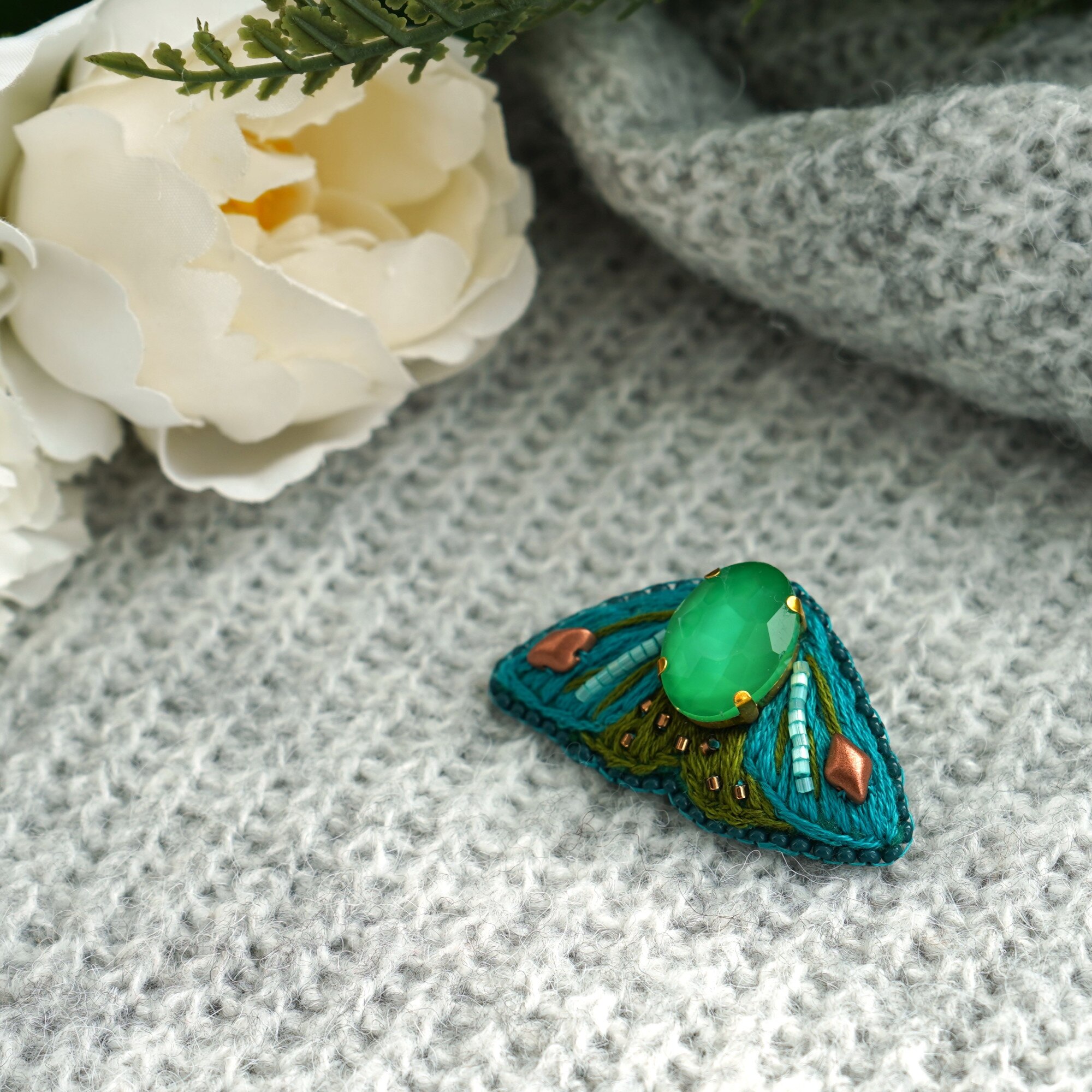 Brosa Handmade, Fluture de Noapte, Verde, 5,2x2,8 Cm - eMAG.ro