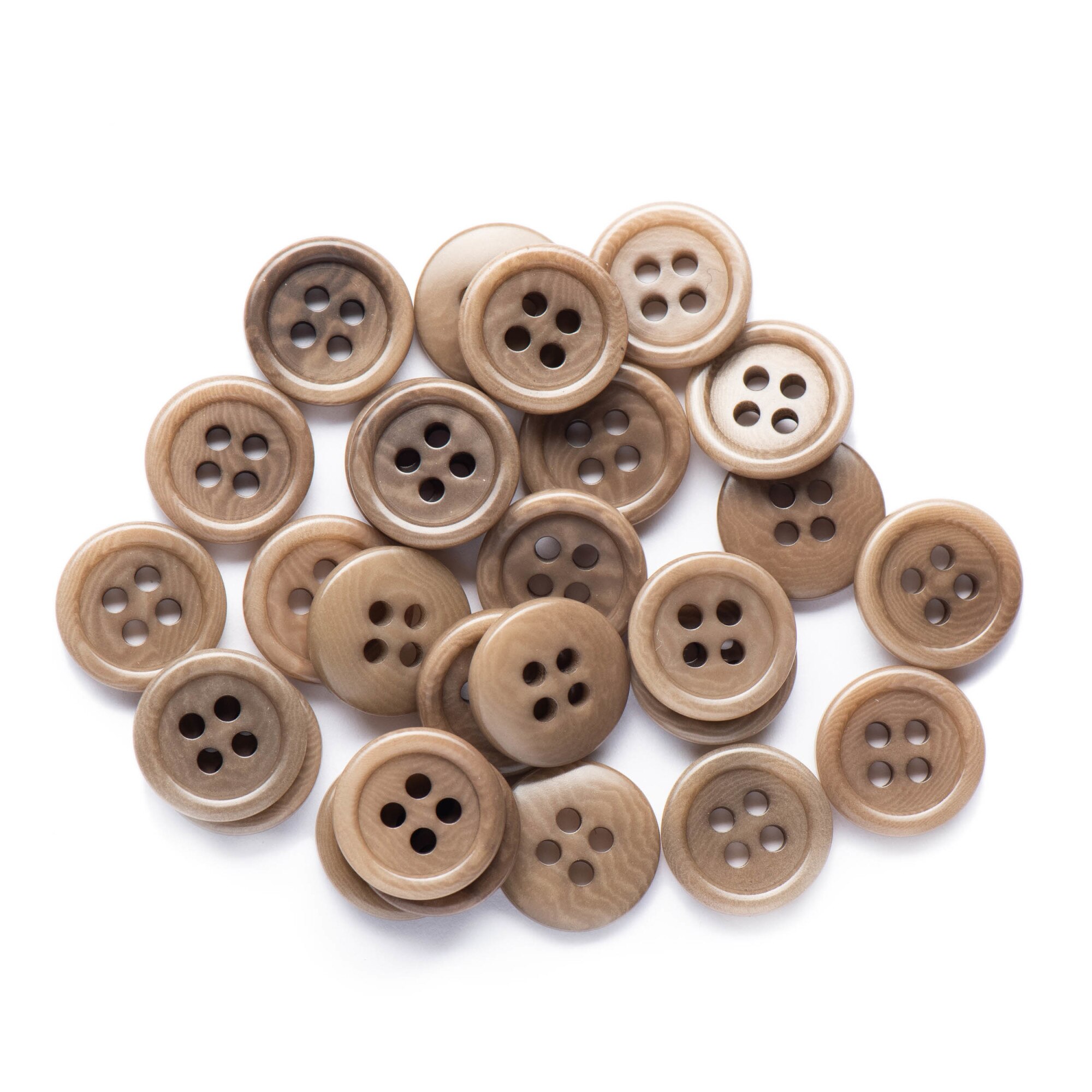 Комплект от 10 бежови полиестерни копчета с матово покритие имитация на ...