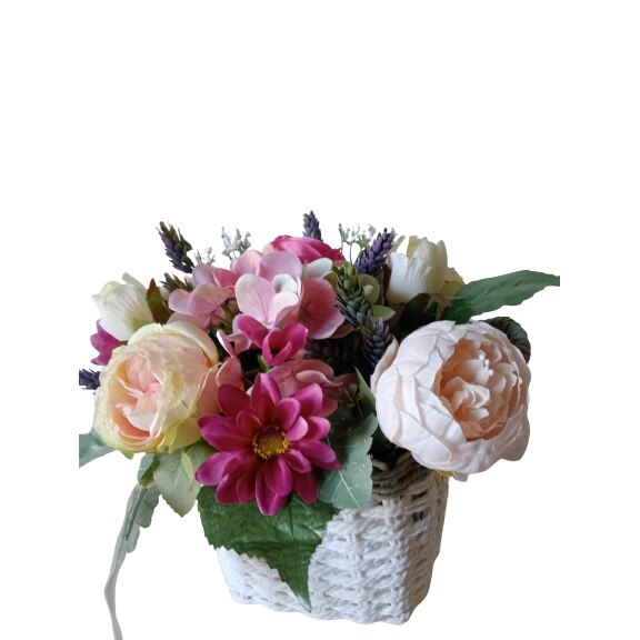 Aranjament floral din matase in cos crosetat love alb, cu 13 fire ...