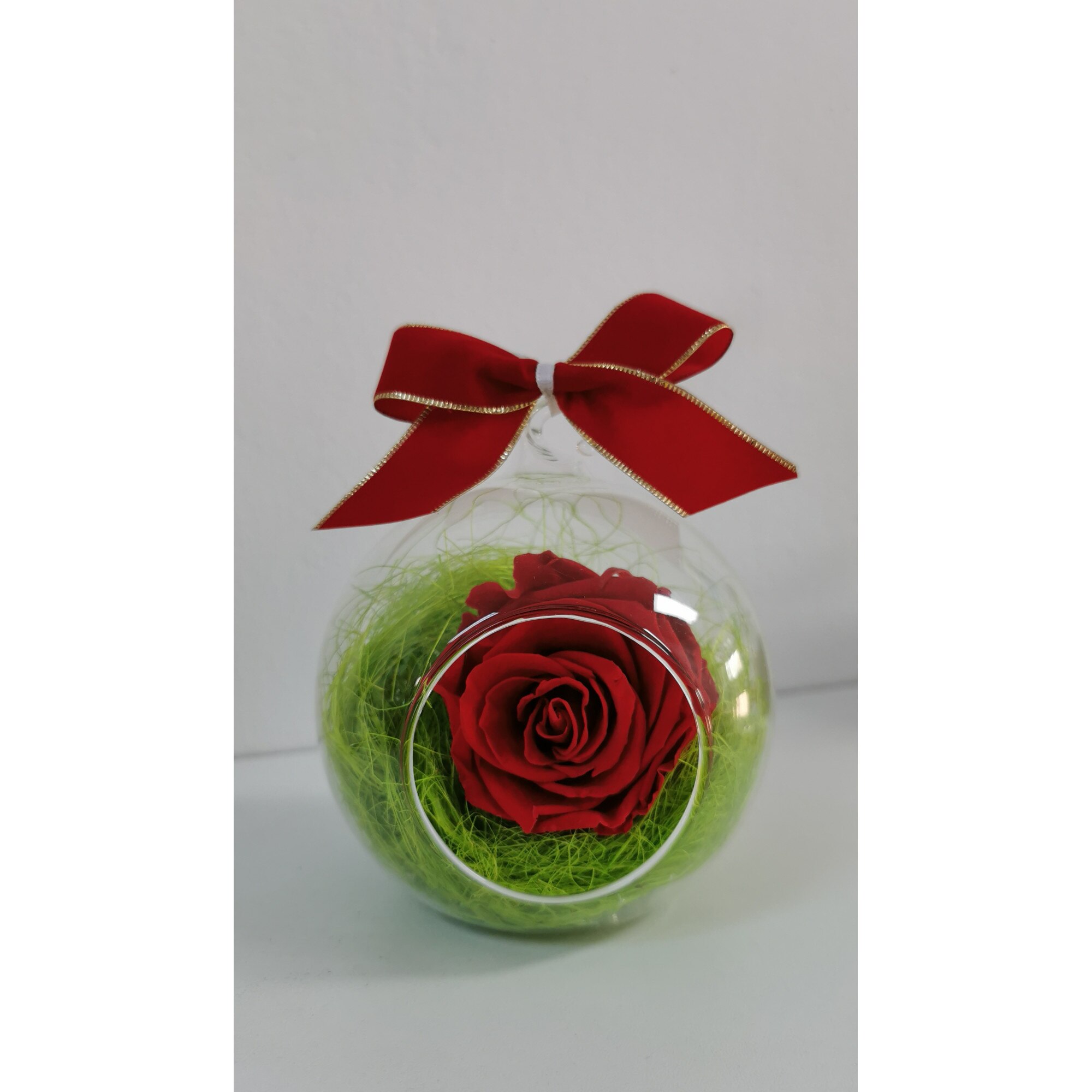 Trandafir criogenat in cupola de sticla sferica, Rosu, 10 cm - eMAG.ro