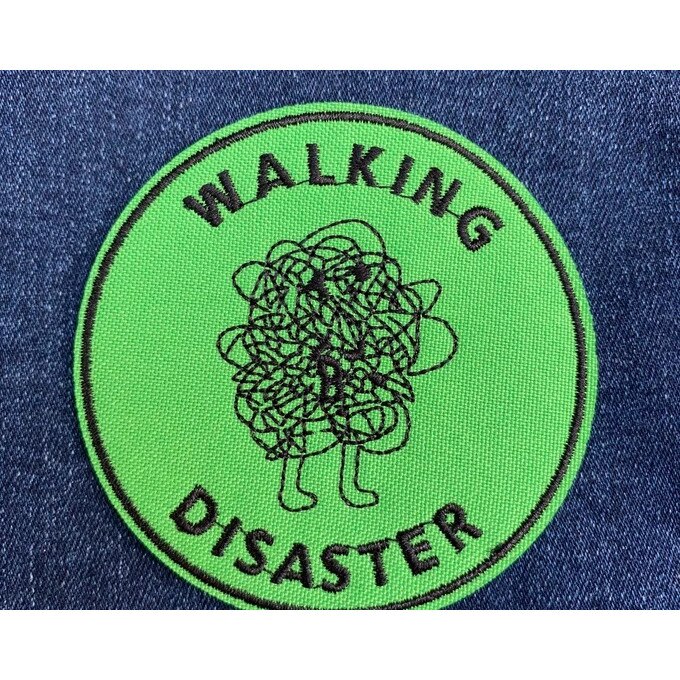 Petic textil brodat Walking disaster 7.5 cm - eMAG.ro