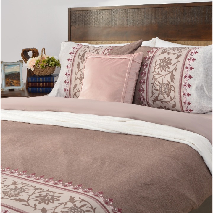 Set asternut de pat, format din 4 piese, dimensiune 200x220 cm ...