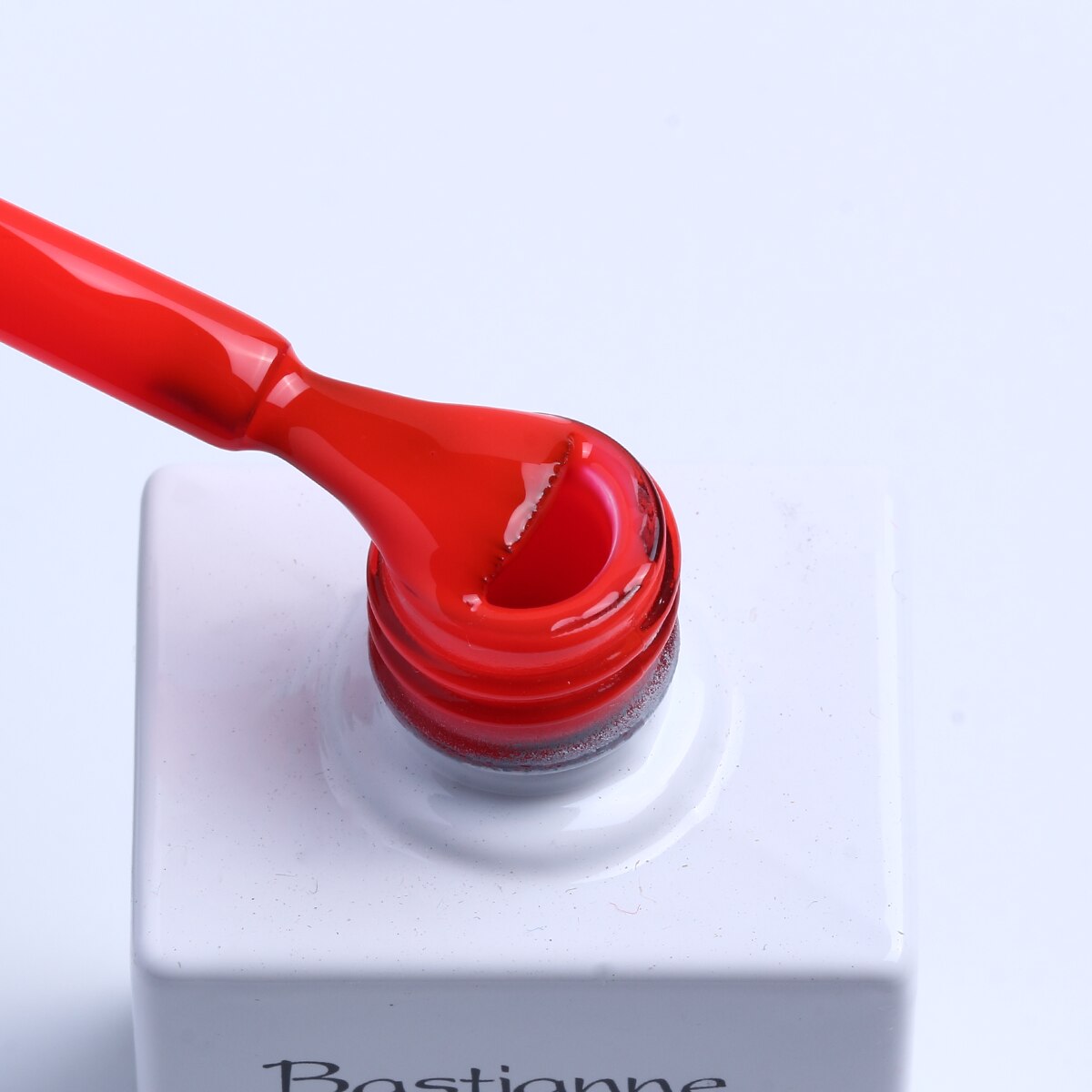 Oja gel UV Bastianne Kostas Alb Rosu 31, 15ml - eMAG.ro