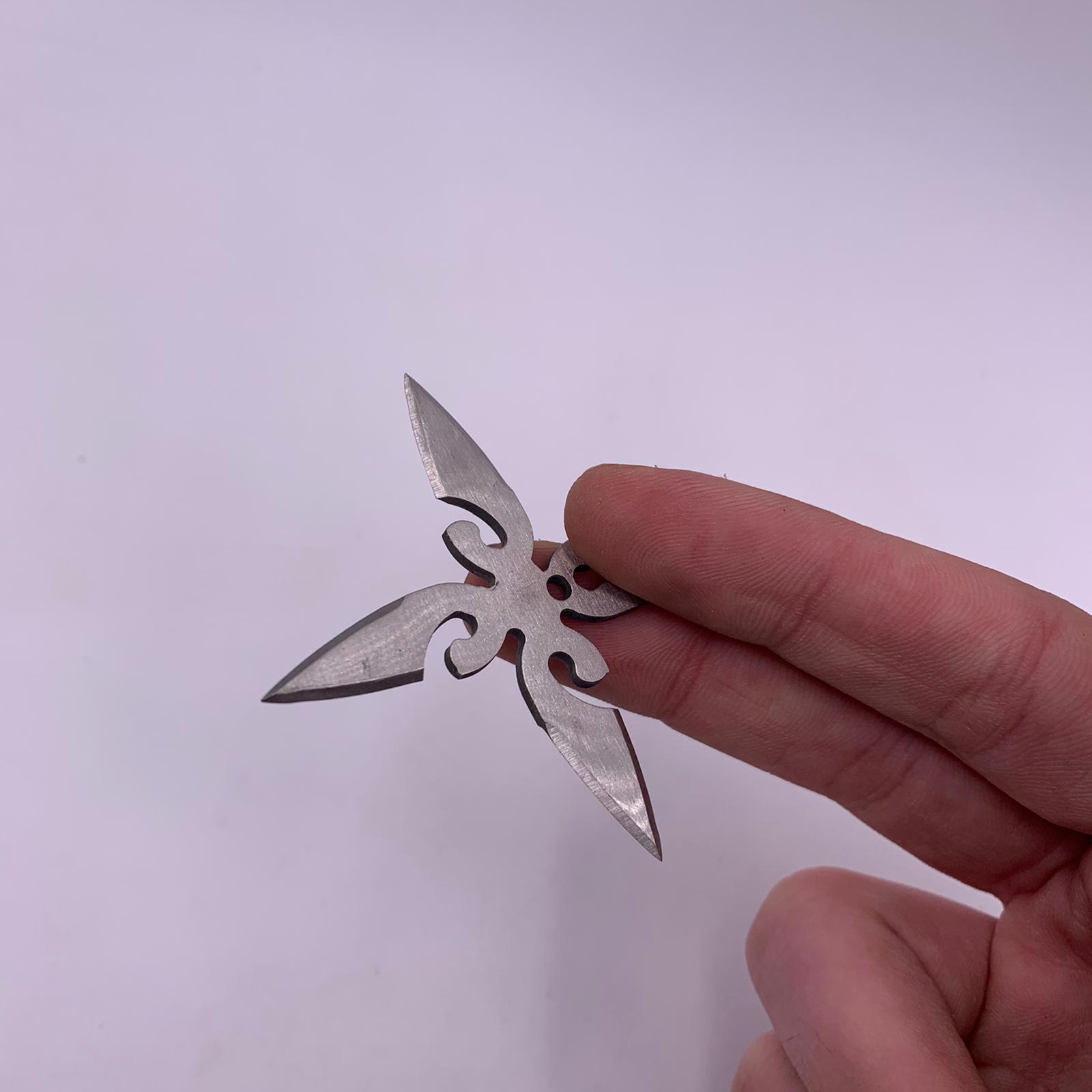 Steluta Ninja de Aruncat cu 4 Colturi, Forma Flacari, Argintiu, Dalimag ...