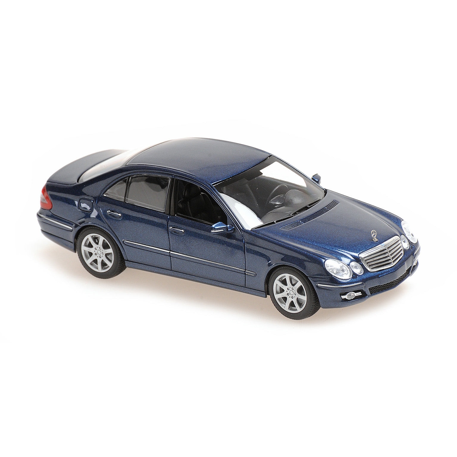 Macheta auto Mercedes Benz E-Class (W211) (2006) 1:43 Minichamps - eMAG.ro
