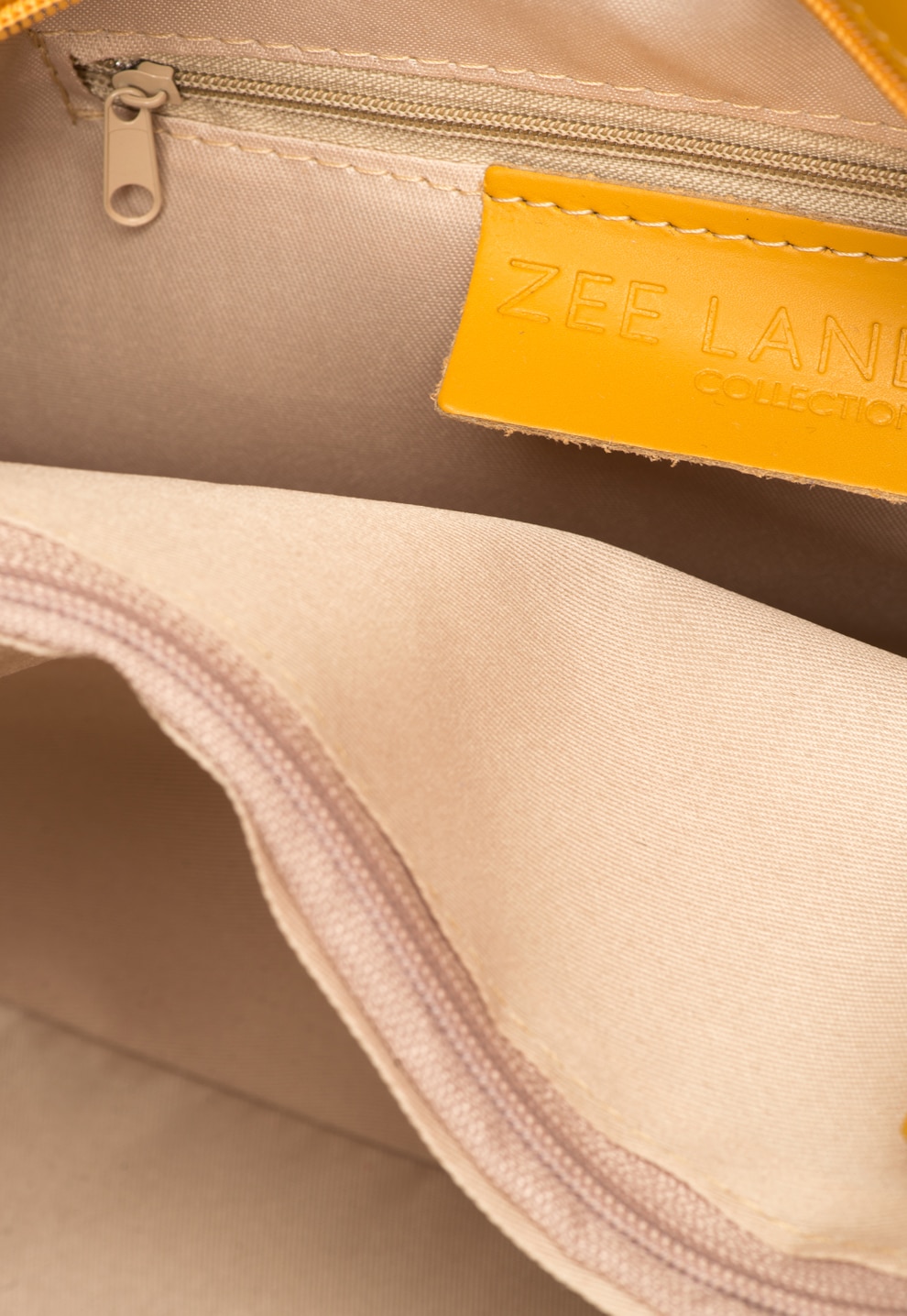 Zee Lane Collection Тъмножълта чанта с детайли в златисто - eMAG.bg