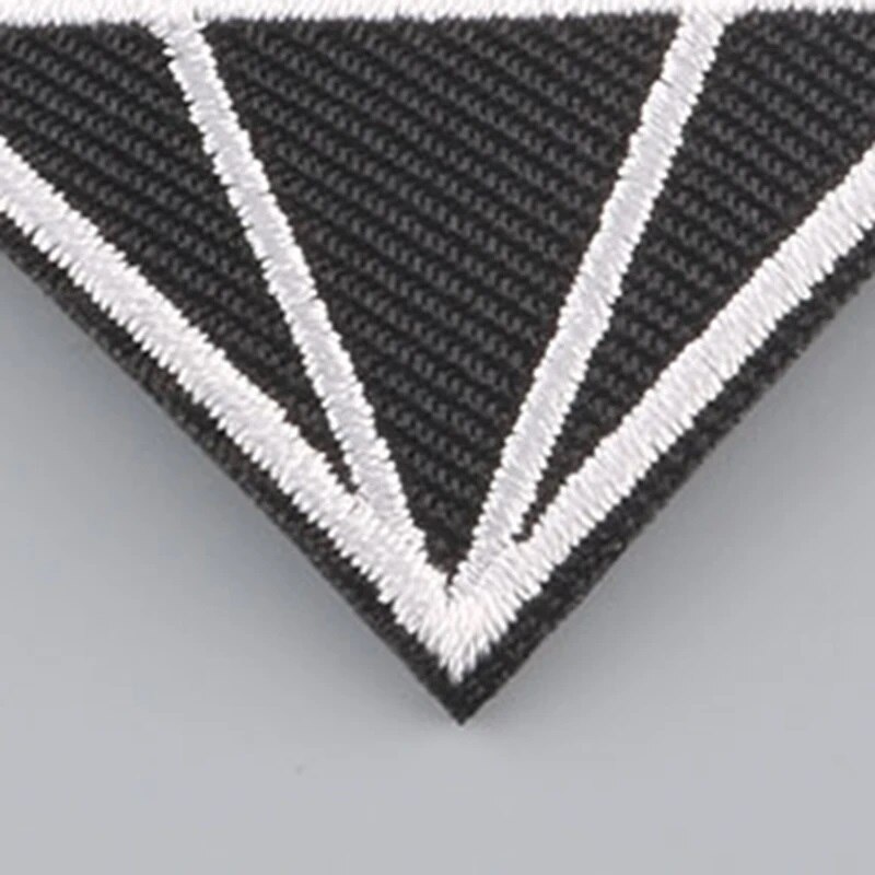 Petic textil brodat The Black Diamond 5x4 cm - eMAG.ro
