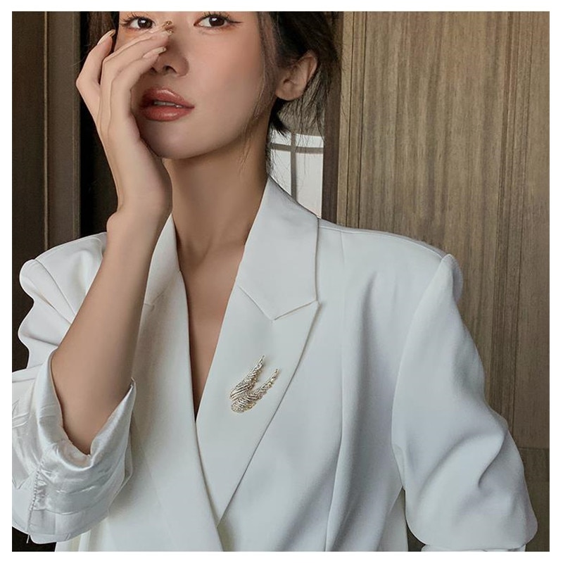 Brosa cu aripi de inger, aur, 5.3x2.2cm - eMAG.ro