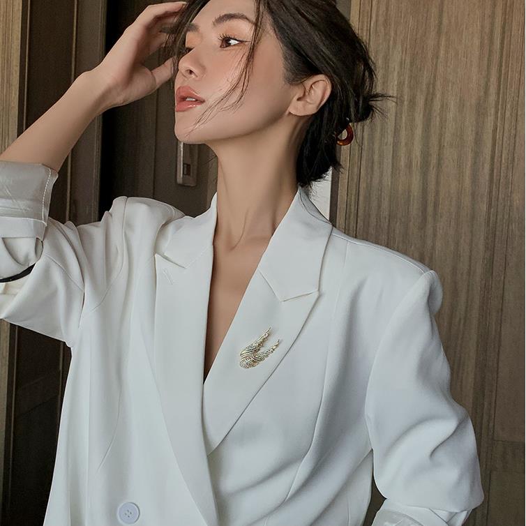 Brosa cu aripi de inger, aur, 5.3x2.2cm - eMAG.ro