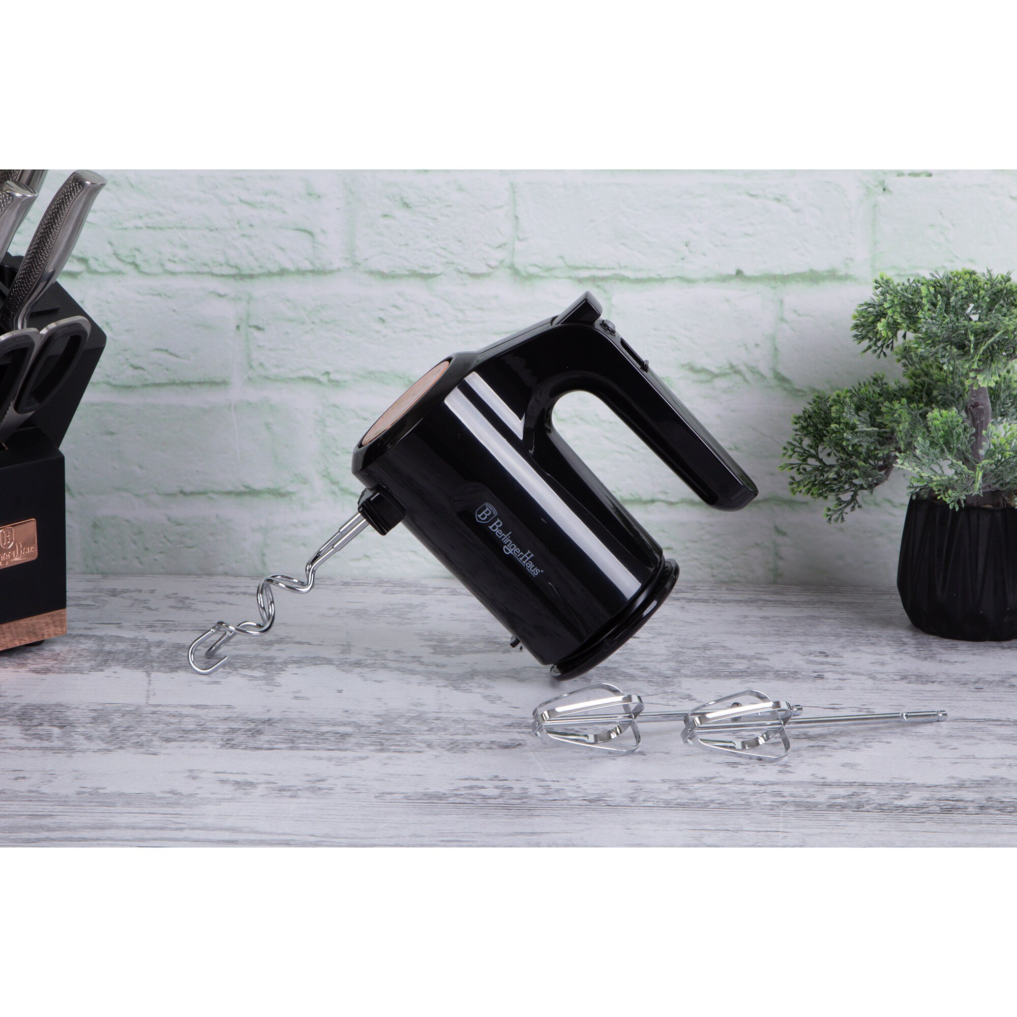 Mixer de mana, Berlinger Haus, BH/9067, 200 W, 5 viteze, Functie Turbo, Negru - eMAG.ro