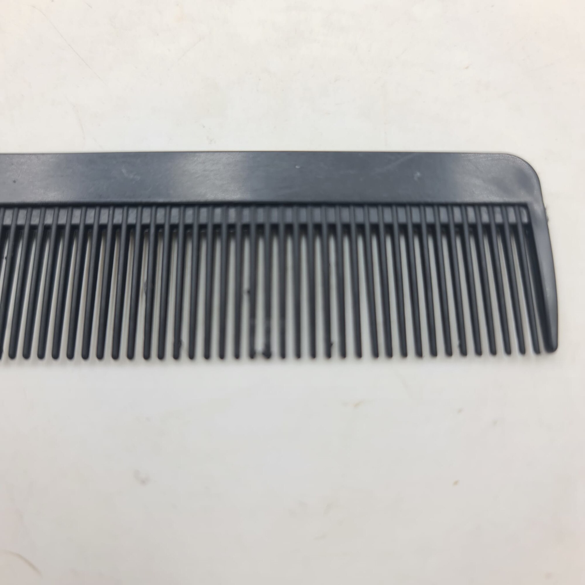 Pieptene clasic de coafat si pieptanat, culoare negru, dinti medii si ...