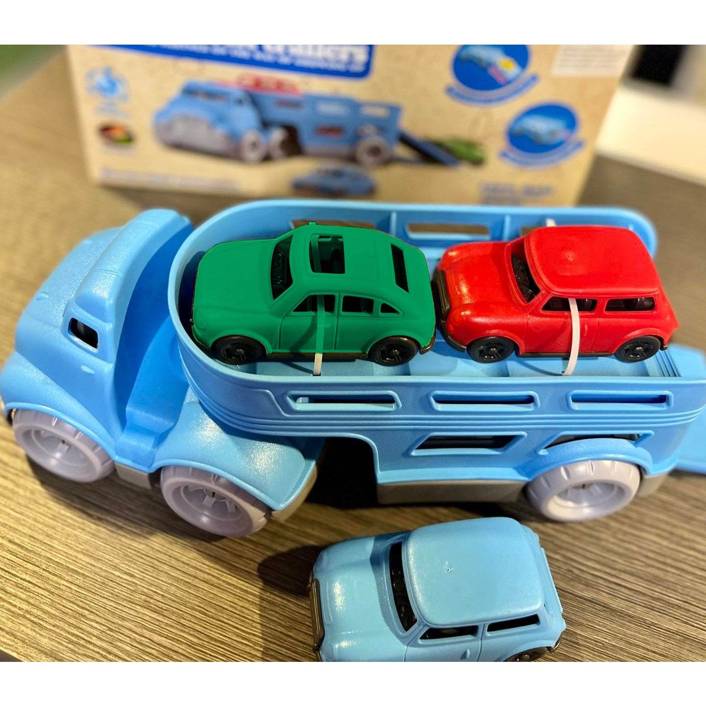 Set camion trailer de jucarie pentru transport de masinute, cu 3 masini ...