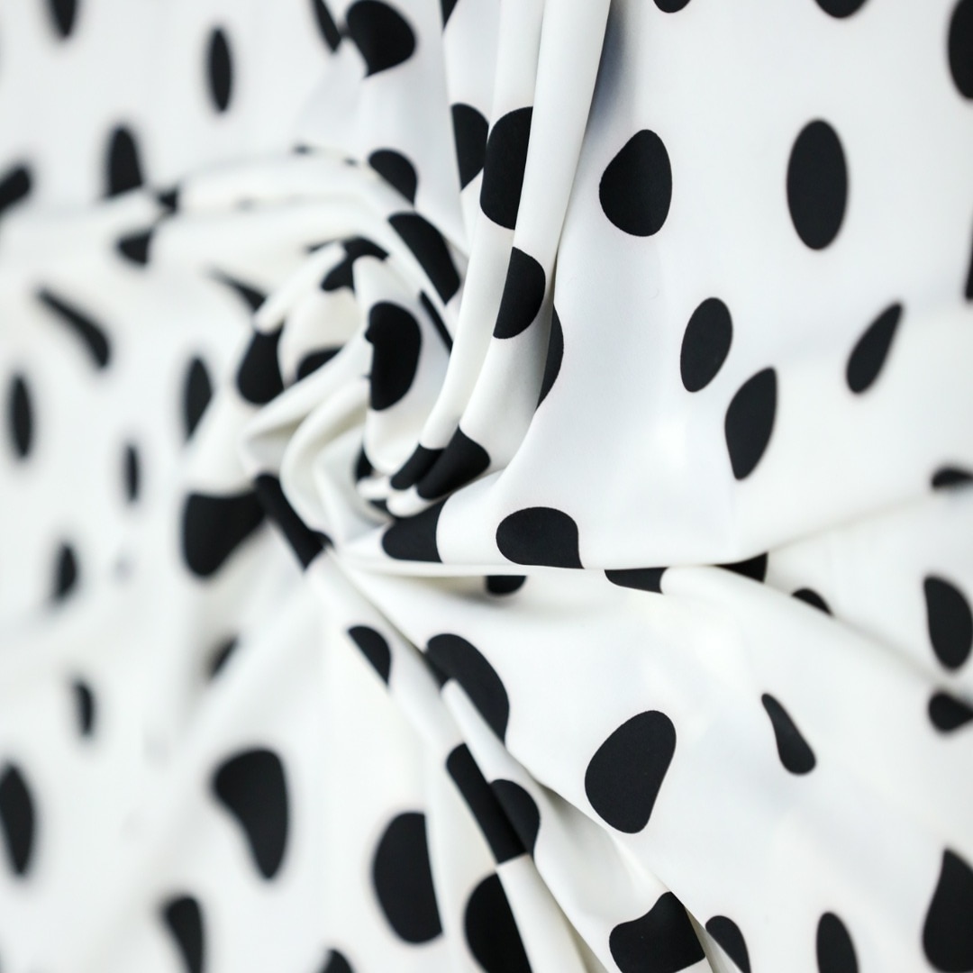 Material textil Silky Soft, Alb cu Buline Negre, 150 x 100 cm - eMAG.ro