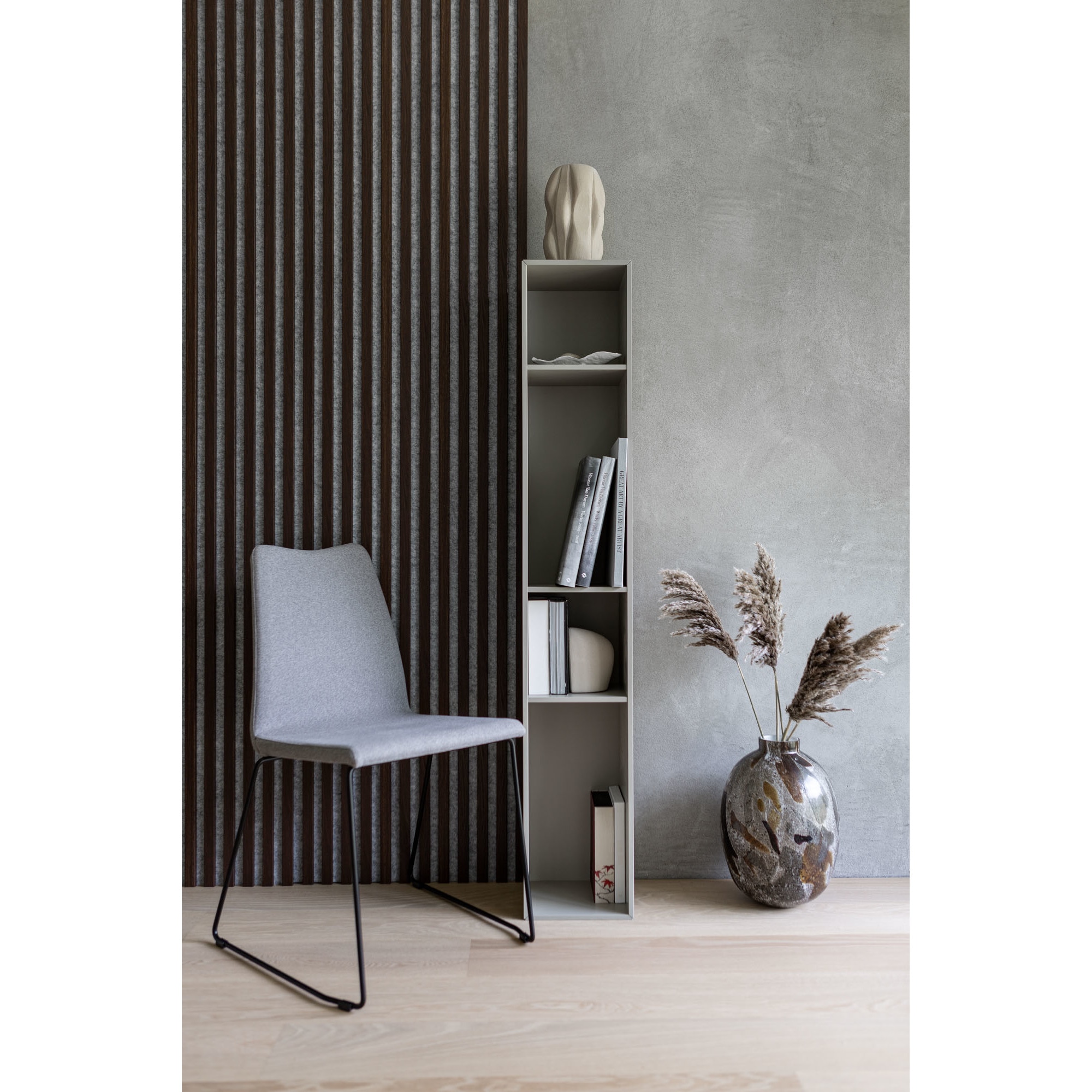 Panou decorativ Decofelt din riflaj MDF stejar inchis pe suport de ...