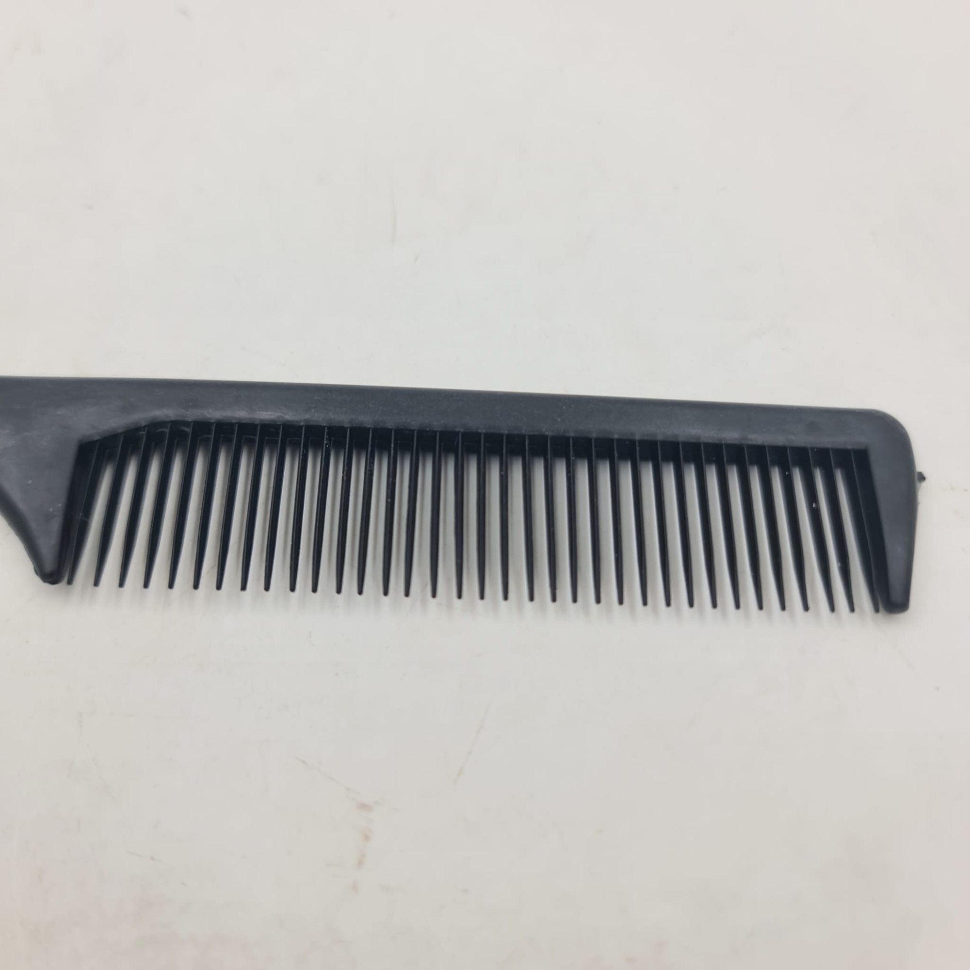 Pieptene clasic de coafat si pieptanat, culoare negru, dinti medii si ...