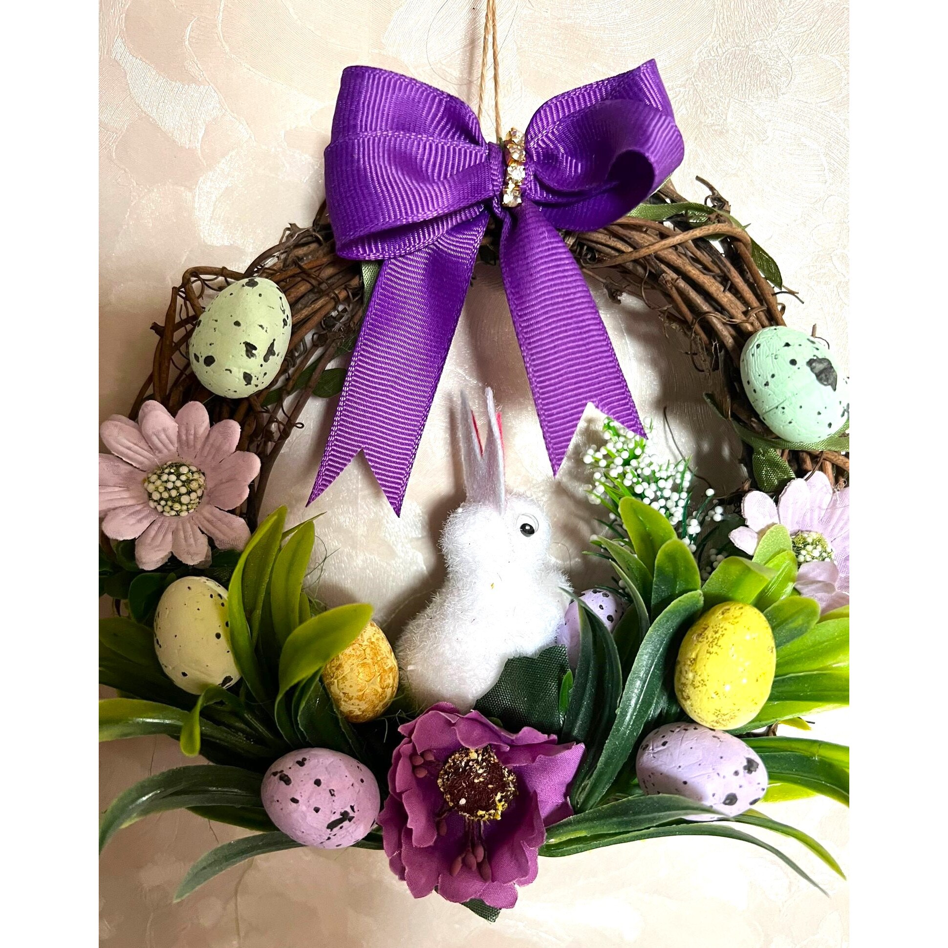 Coronita decorativa de Paste, figurine tematice, iepuras, oua, flori ...