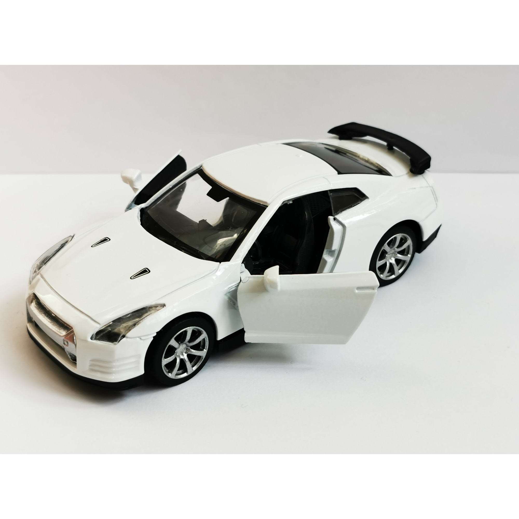 Masina Nissan GT-R cu Usi Mobile, Lumini Faruri si Stopuri, Sunete ...