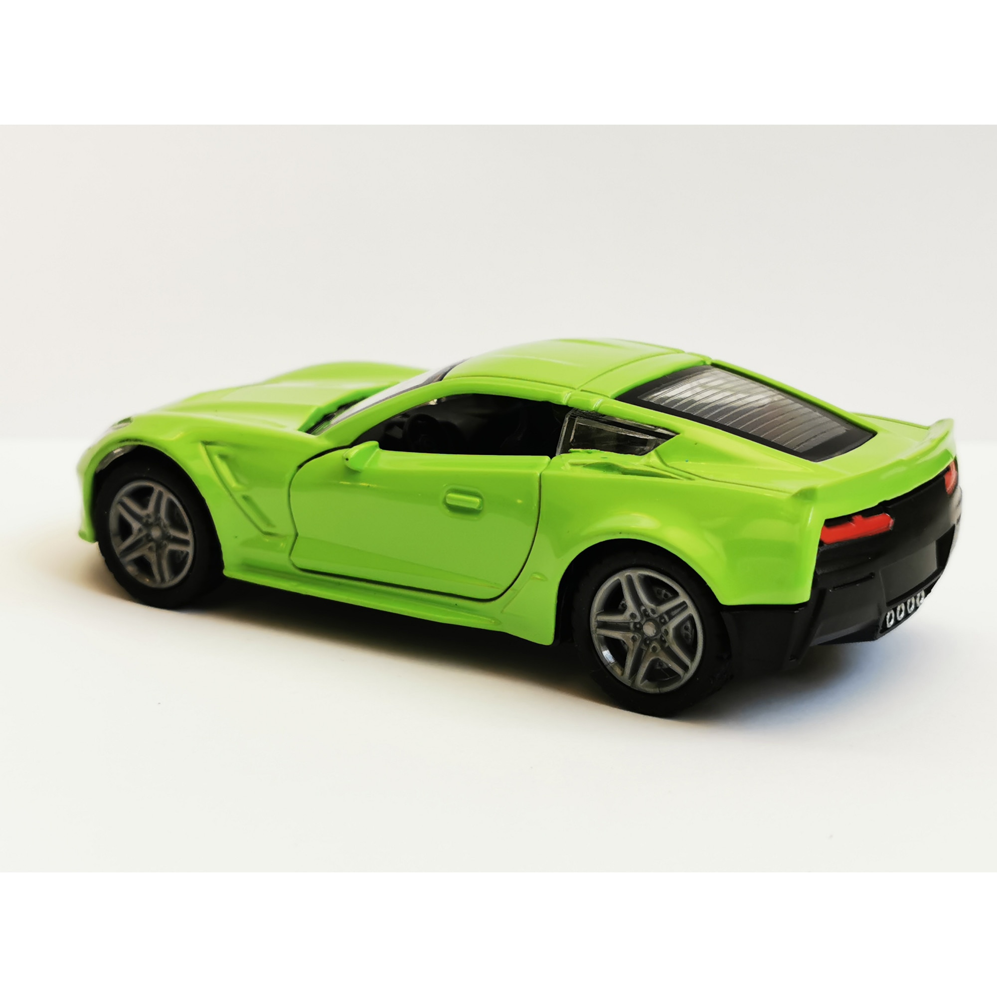 Masina Chevrolet Camaro 2017 cu usi, capota, portbagaj mobile, lumini ...