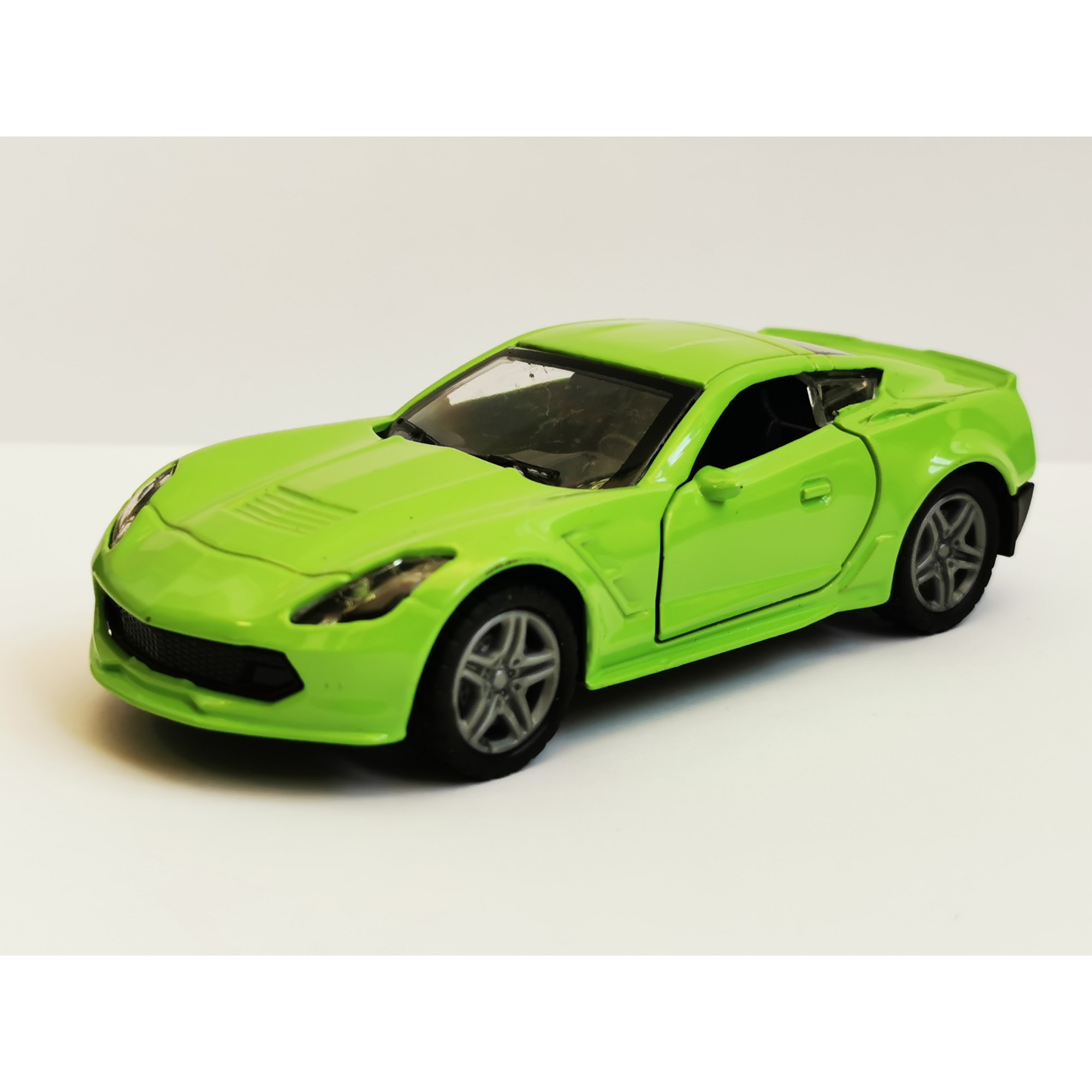 Masina Chevrolet Camaro 2017 cu usi, capota, portbagaj mobile, lumini ...