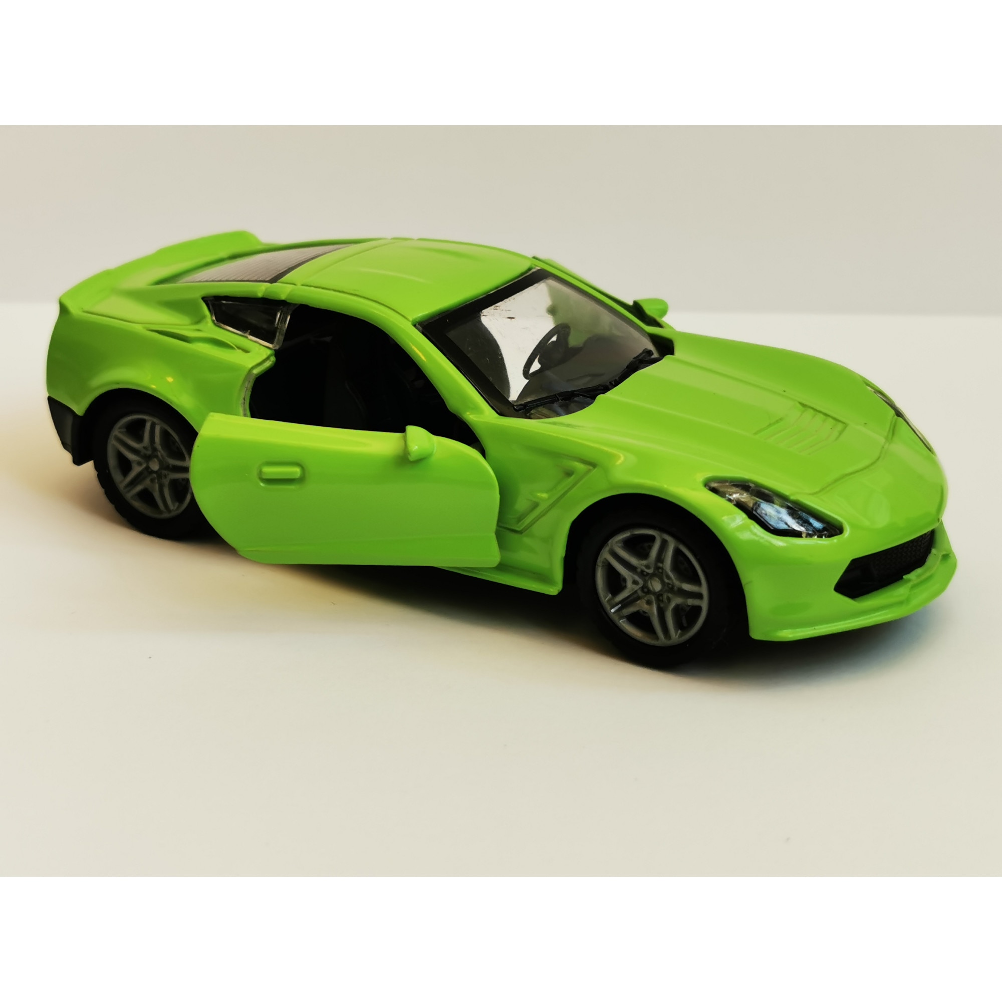 Masina Chevrolet Camaro 2017 cu usi, capota, portbagaj mobile, lumini ...