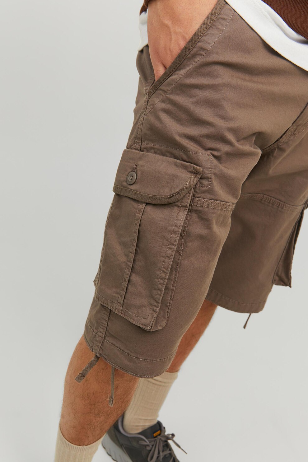 Jack & Jones, Bermude cargo cu croiala lejera Zeus, Maro fango, L - eMAG.ro