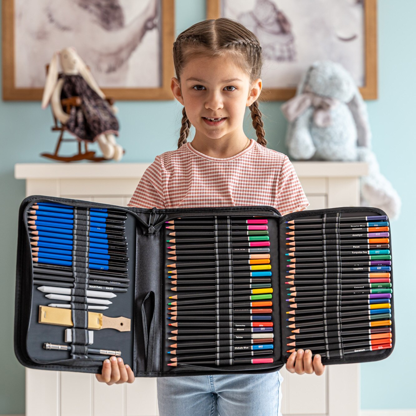 Set profesional de creioane colorate cu accesorii pentru desen si ...